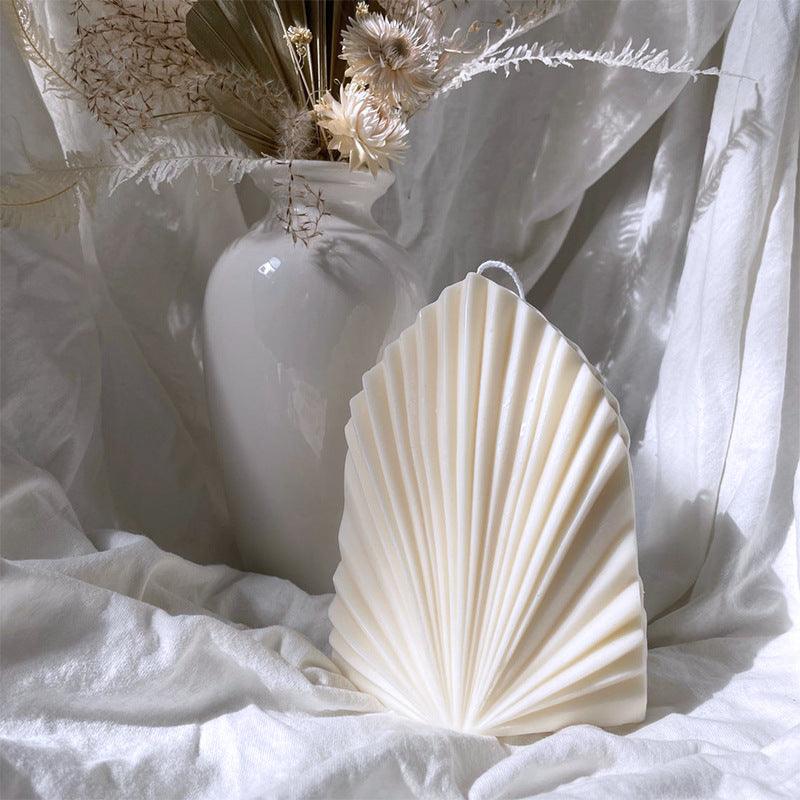 Handcrafted Scallop-Shaped Candle Mold for Elegant Home Décor